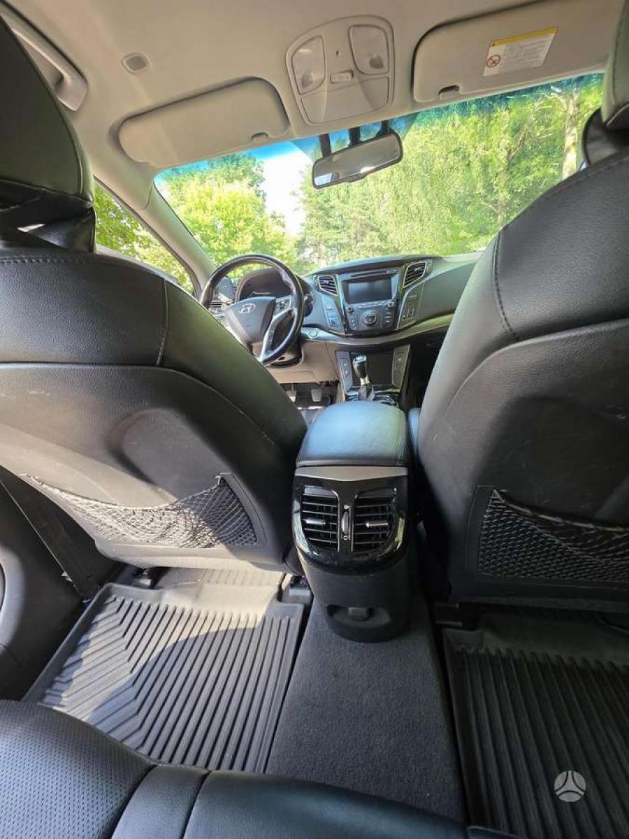 Grey Hyundai i40 2012 in Vilnius, with an engine capacity of 1.69 L and mileage of 262 thousand km for 4200 €, photo 3 on AUTOMOTO.COM.LV