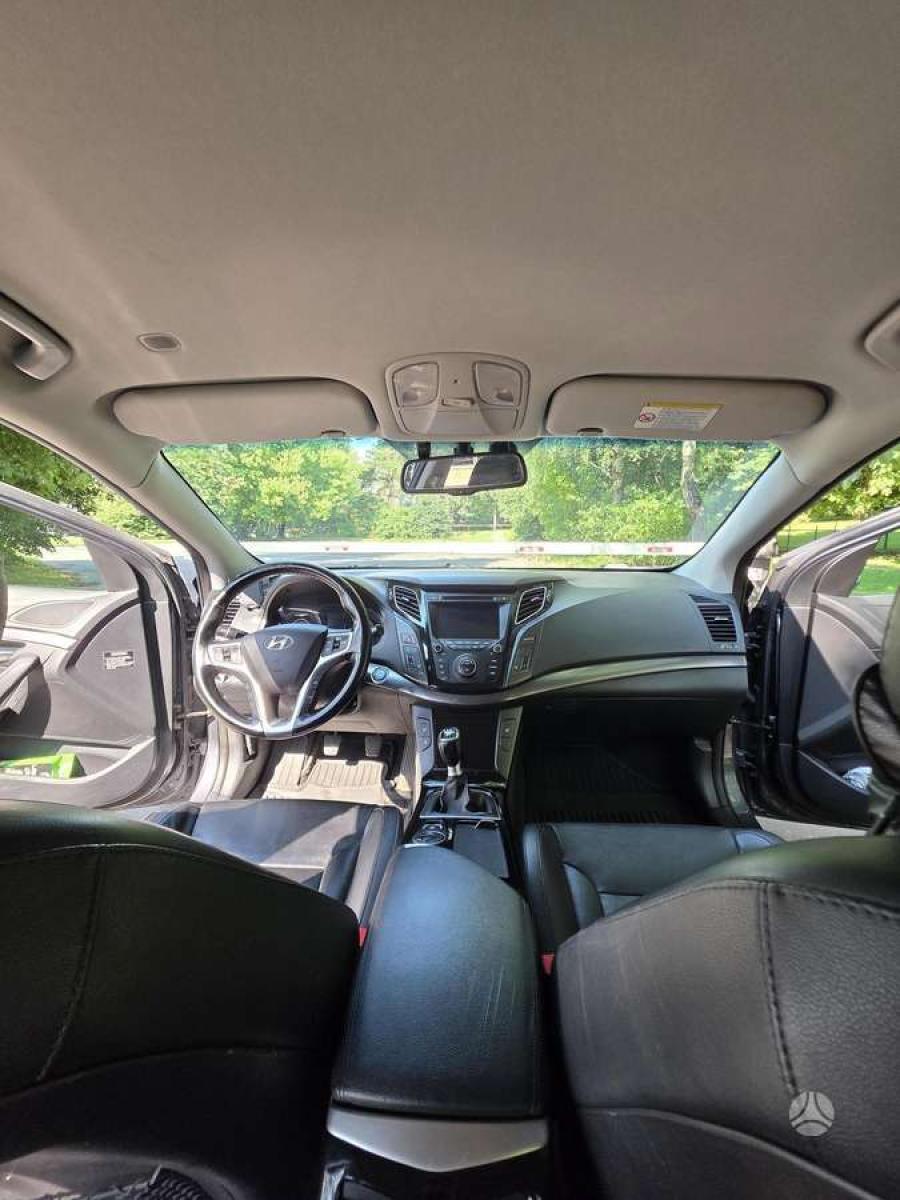 Grey Hyundai i40 2012 in Vilnius, with an engine capacity of 1.69 L and mileage of 262 thousand km for 4200 €, photo 5 on AUTOMOTO.COM.LV