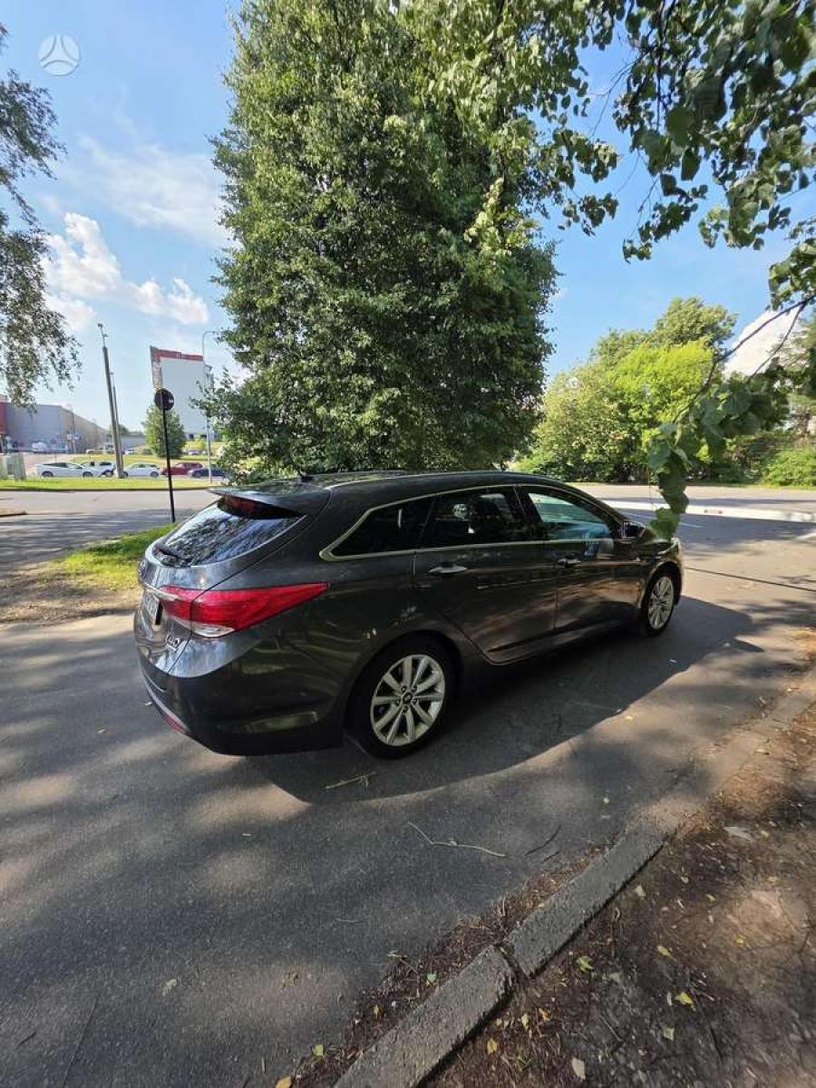 Grey Hyundai i40 2012 in Vilnius, with an engine capacity of 1.69 L and mileage of 262 thousand km for 4200 €, photo 11 on AUTOMOTO.COM.LV