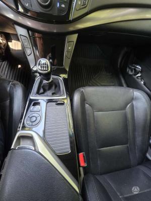 Grey Hyundai i40 2012 in Vilnius, with an engine capacity of 1.69 L and mileage of 262 thousand km for 4200 €, photo 15 on AUTOMOTO.COM.LV