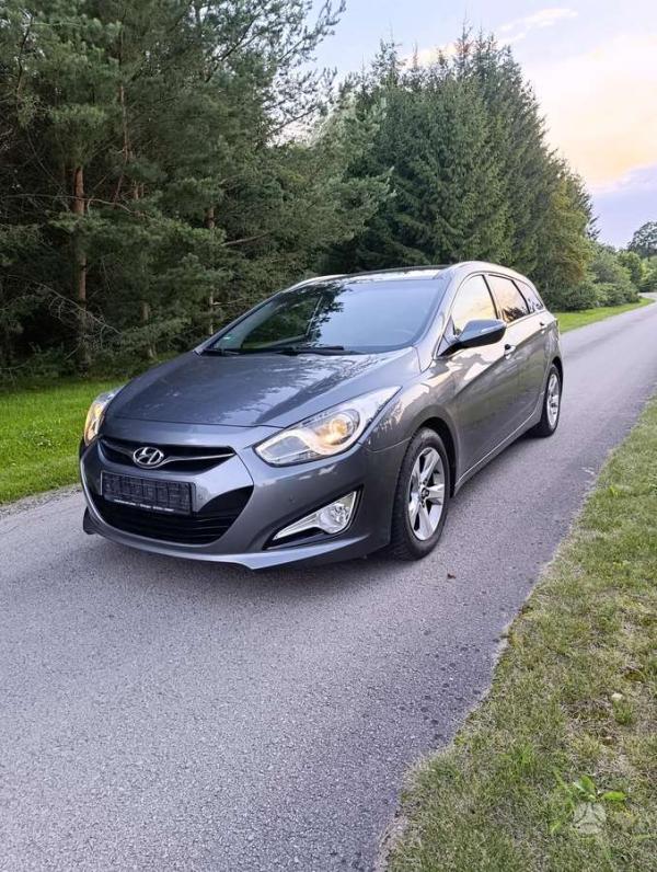 Pelēks Hyundai i40 2012 Panevēža, ar dzinēja tilpumu 1.69 L un nobraukumu 251 tūkst. km par 5390 €, foto 1 vietnē AUTOMOTO.COM.LV