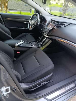 Grey Hyundai i40 2012 in Panevezys, with an engine capacity of 1.69 L and mileage of 251 thousand km for 5390 €, photo 4 on AUTOMOTO.COM.LV