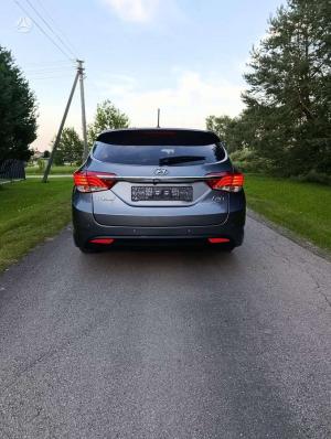 Grey Hyundai i40 2012 in Panevezys, with an engine capacity of 1.69 L and mileage of 251 thousand km for 5390 €, photo 14 on AUTOMOTO.COM.LV