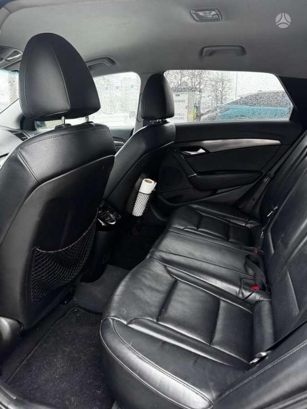 Pelēks Hyundai i40 2012 Rīga, ar dzinēja tilpumu 1.69 L un nobraukumu 230 tūkst. km par 2350 €, foto 8 vietnē AUTOMOTO.COM.LV