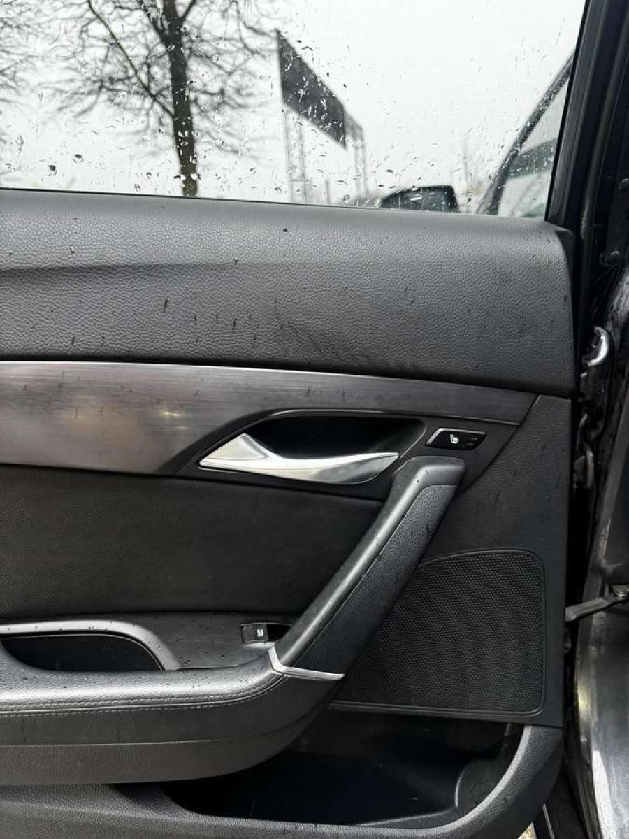 Grey Hyundai i40 2012 in Riga, with an engine capacity of 1.69 L and mileage of 230 thousand km for 2350 €, photo 10 on AUTOMOTO.COM.LV
