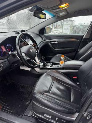 Grey Hyundai i40 2012 in Riga, with an engine capacity of 1.69 L and mileage of 230 thousand km for 2350 €, photo 12 on AUTOMOTO.COM.LV