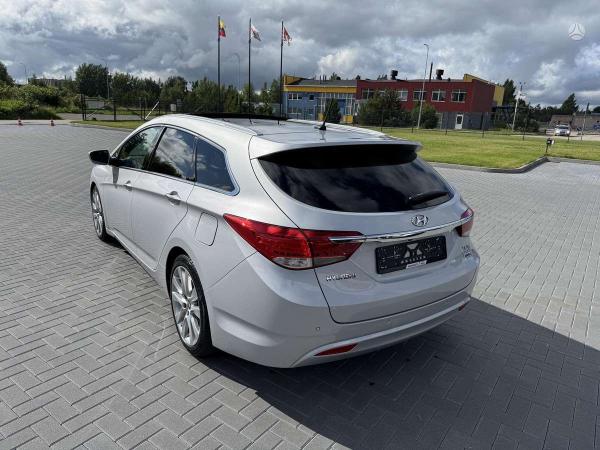 Pelēks Hyundai i40 2012 Telšiai, ar dzinēja tilpumu 1.69 L un nobraukumu 240 tūkst. km par 5200 €, foto 4 vietnē AUTOMOTO.COM.LV