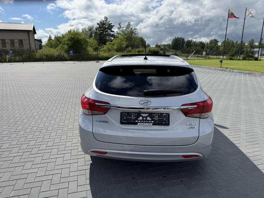 Pelēks Hyundai i40 2012 Telšiai, ar dzinēja tilpumu 1.69 L un nobraukumu 240 tūkst. km par 5200 €, foto 6 vietnē AUTOMOTO.COM.LV