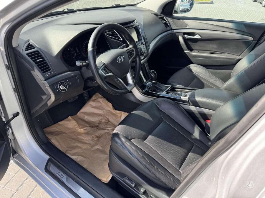 Pelēks Hyundai i40 2012 Telšiai, ar dzinēja tilpumu 1.69 L un nobraukumu 240 tūkst. km par 5200 €, foto 19 vietnē AUTOMOTO.COM.LV