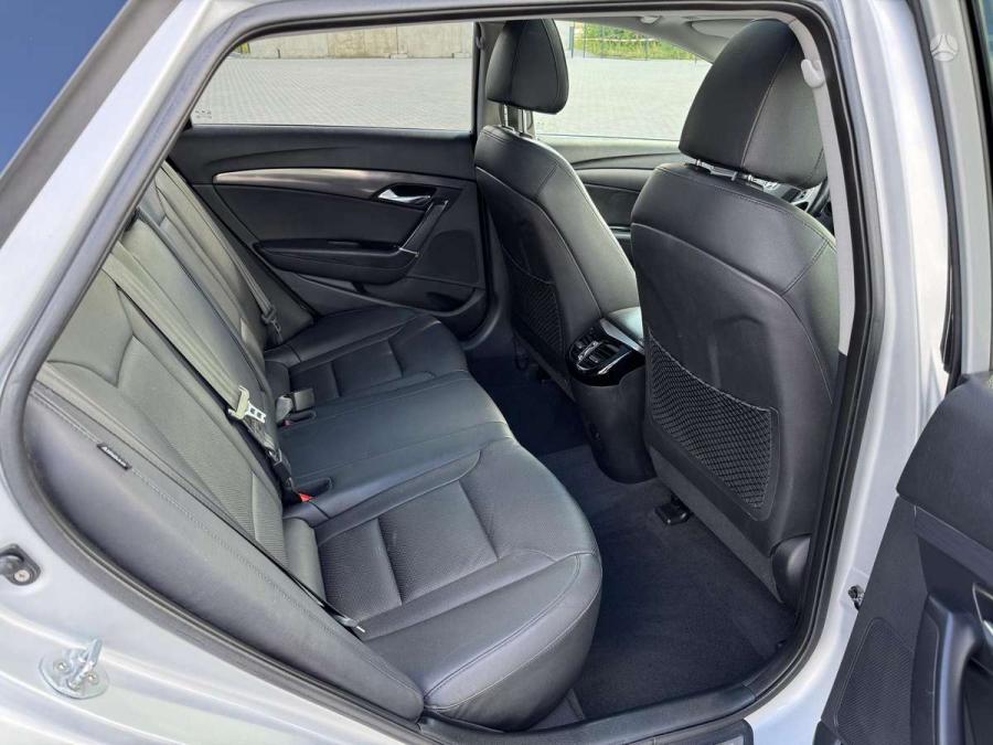 Pelēks Hyundai i40 2012 Telšiai, ar dzinēja tilpumu 1.69 L un nobraukumu 240 tūkst. km par 5200 €, foto 25 vietnē AUTOMOTO.COM.LV