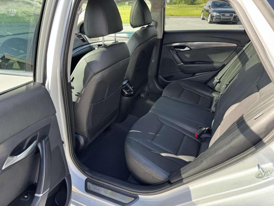 Pelēks Hyundai i40 2012 Telšiai, ar dzinēja tilpumu 1.69 L un nobraukumu 240 tūkst. km par 5200 €, foto 26 vietnē AUTOMOTO.COM.LV