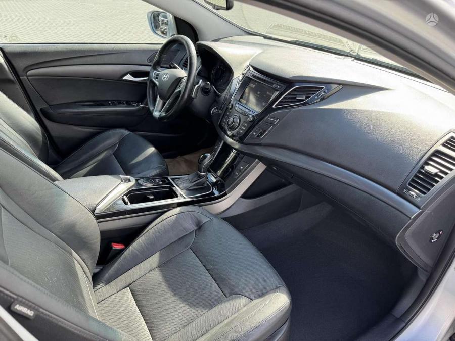 Pelēks Hyundai i40 2012 Telšiai, ar dzinēja tilpumu 1.69 L un nobraukumu 240 tūkst. km par 5200 €, foto 27 vietnē AUTOMOTO.COM.LV