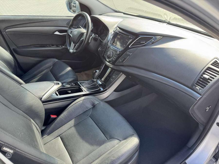 Pelēks Hyundai i40 2012 Telšiai, ar dzinēja tilpumu 1.69 L un nobraukumu 240 tūkst. km par 5200 €, foto 28 vietnē AUTOMOTO.COM.LV