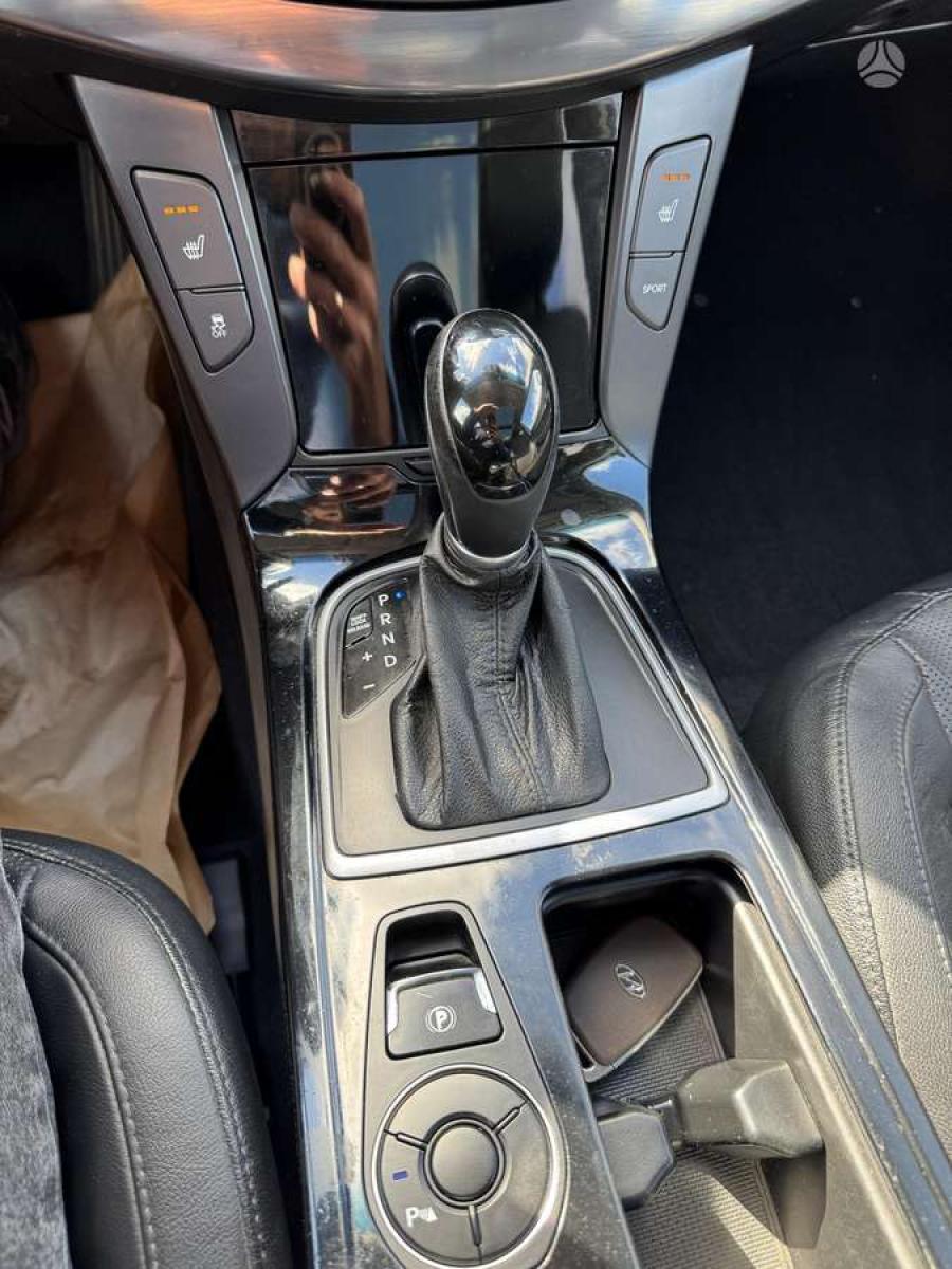 Pelēks Hyundai i40 2012 Telšiai, ar dzinēja tilpumu 1.69 L un nobraukumu 240 tūkst. km par 5200 €, foto 30 vietnē AUTOMOTO.COM.LV
