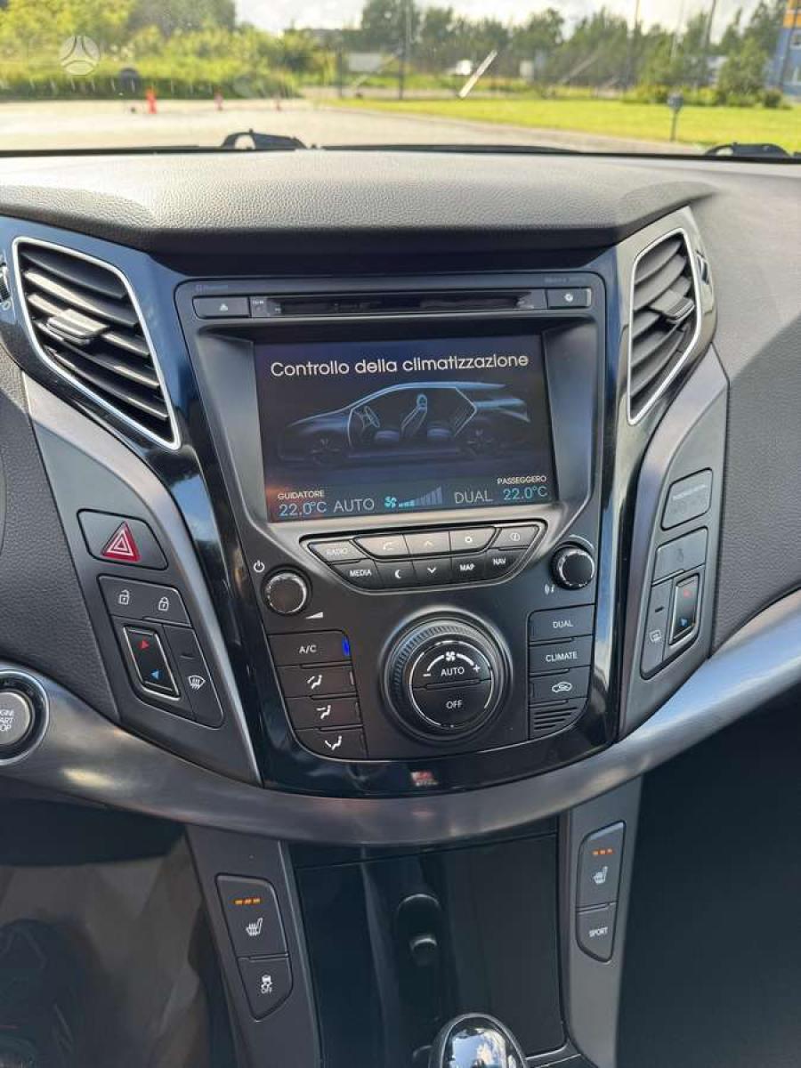 Pelēks Hyundai i40 2012 Telšiai, ar dzinēja tilpumu 1.69 L un nobraukumu 240 tūkst. km par 5200 €, foto 32 vietnē AUTOMOTO.COM.LV