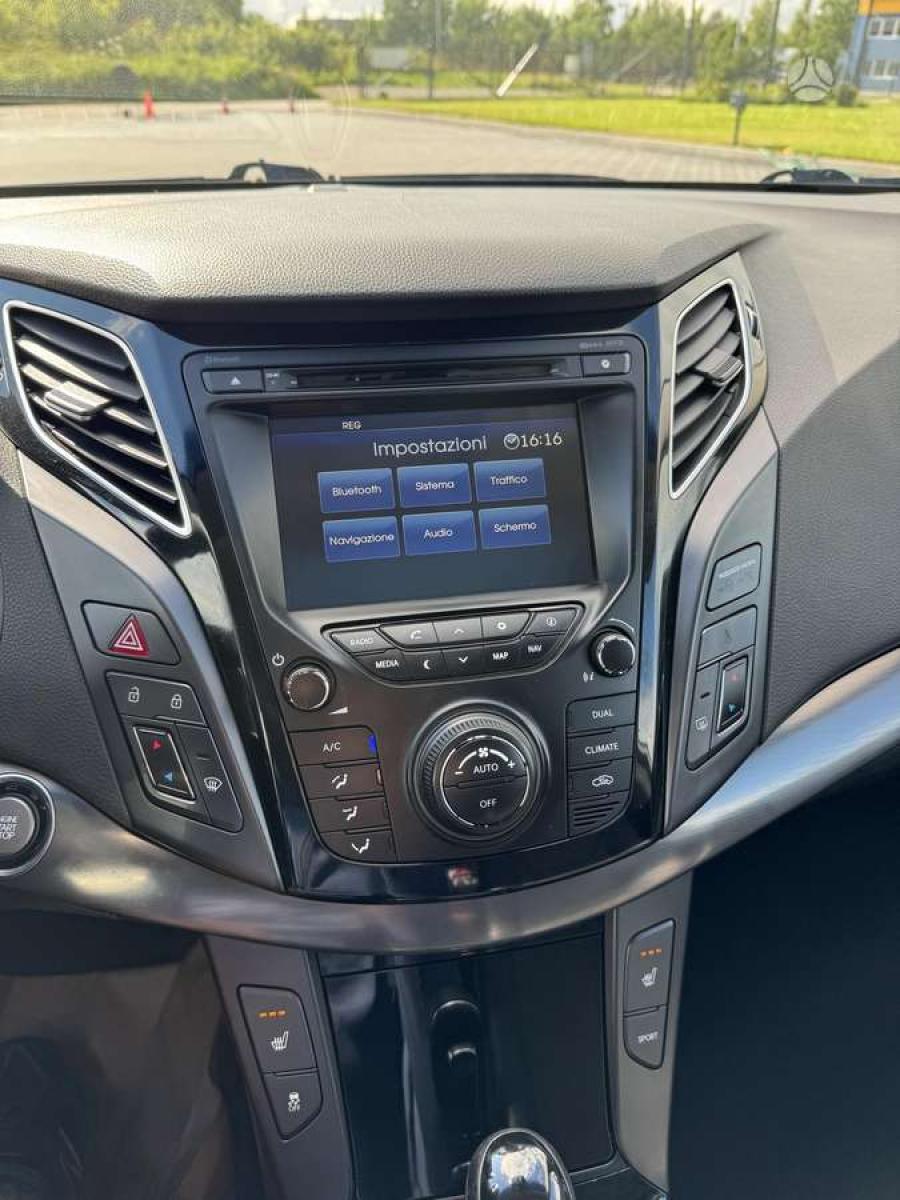 Pelēks Hyundai i40 2012 Telšiai, ar dzinēja tilpumu 1.69 L un nobraukumu 240 tūkst. km par 5200 €, foto 33 vietnē AUTOMOTO.COM.LV
