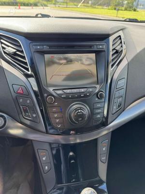 Pelēks Hyundai i40 2012 Telšiai, ar dzinēja tilpumu 1.69 L un nobraukumu 240 tūkst. km par 5200 €, foto 34 vietnē AUTOMOTO.COM.LV
