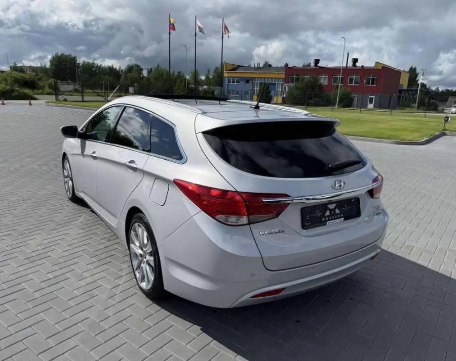 Pelēks Hyundai i40 2012 Telšiai, ar dzinēja tilpumu 1.70 L un nobraukumu 239 tūkst. km par 5190 €, foto 8 vietnē AUTOMOTO.COM.LV