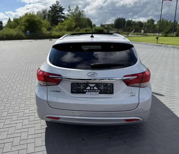Pelēks Hyundai i40 2012 Telšiai, ar dzinēja tilpumu 1.70 L un nobraukumu 239 tūkst. km par 5190 €, foto 8 vietnē AUTOMOTO.COM.LV