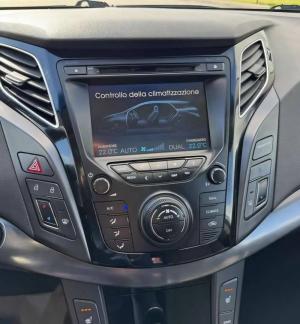 Pelēks Hyundai i40 2012 Telšiai, ar dzinēja tilpumu 1.70 L un nobraukumu 239 tūkst. km par 5190 €, foto 23 vietnē AUTOMOTO.COM.LV