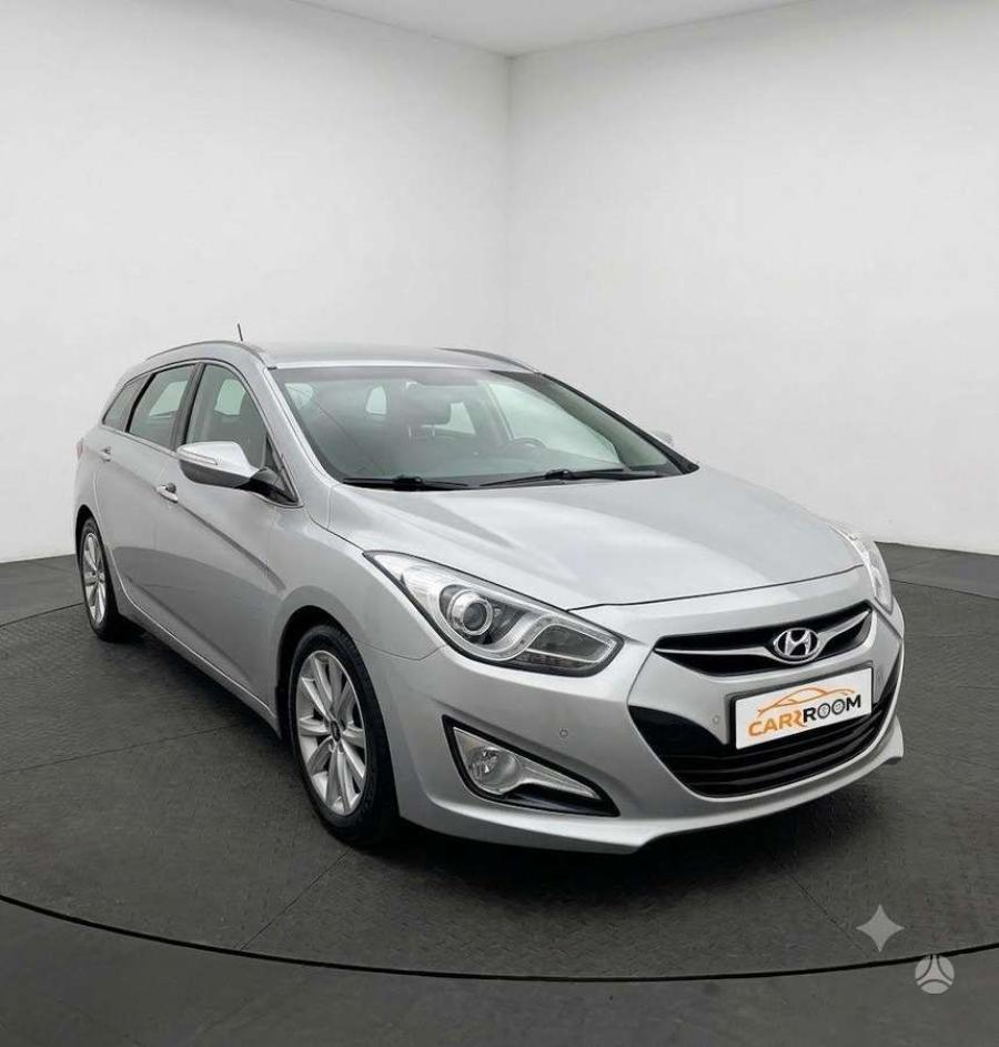 Grey Hyundai i40 2012 in Vilnius, with an engine capacity of 1.69 L and mileage of 275 thousand km for 4600 €, photo 1 on AUTOMOTO.COM.LV