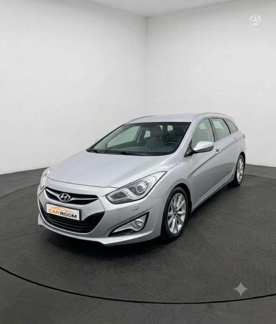 Grey Hyundai i40 2012 in Vilnius, with an engine capacity of 1.69 L and mileage of 275 thousand km for 4600 €, photo 3 on AUTOMOTO.COM.LV