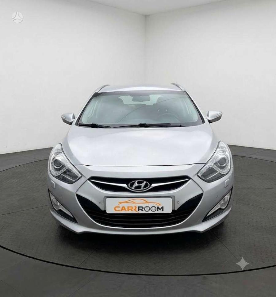 Grey Hyundai i40 2012 in Vilnius, with an engine capacity of 1.69 L and mileage of 275 thousand km for 4600 €, photo 4 on AUTOMOTO.COM.LV