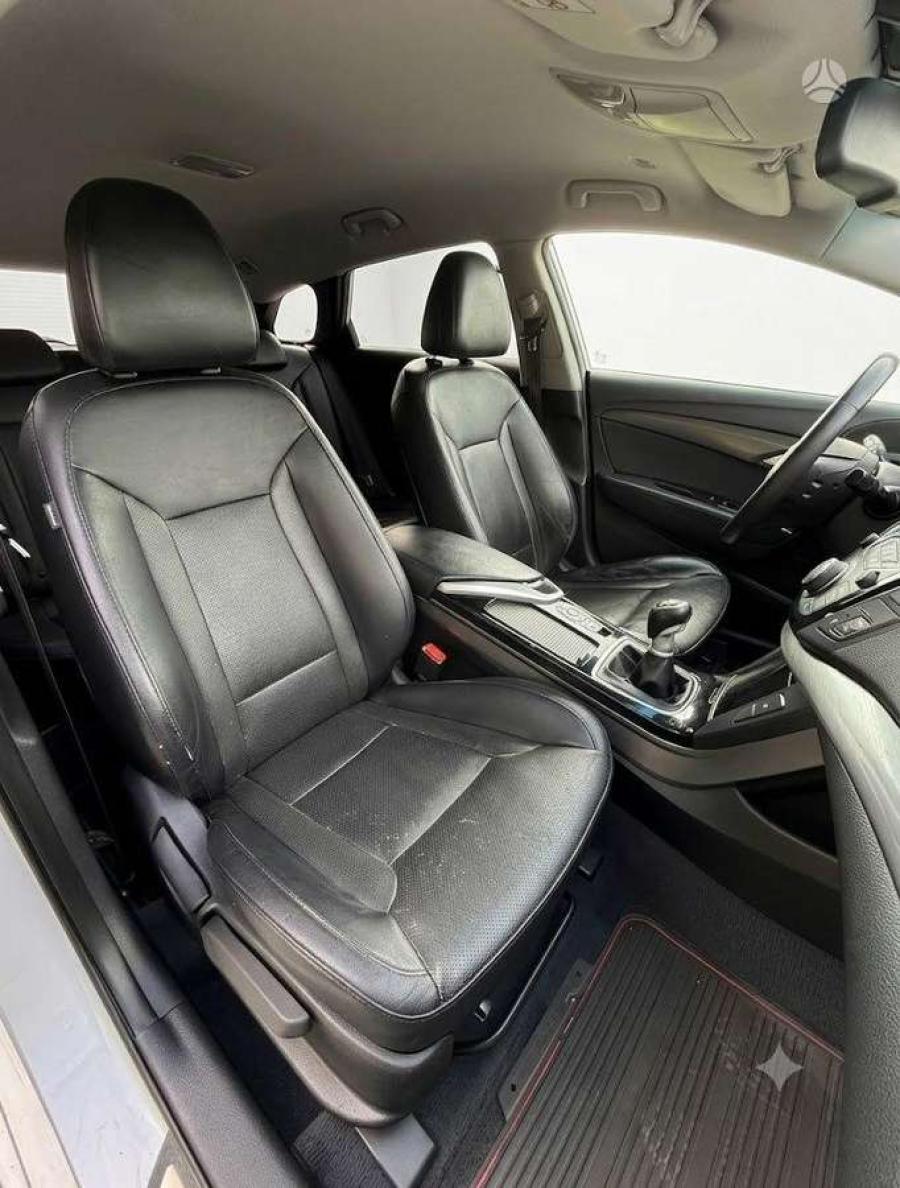 Grey Hyundai i40 2012 in Vilnius, with an engine capacity of 1.69 L and mileage of 275 thousand km for 4600 €, photo 9 on AUTOMOTO.COM.LV