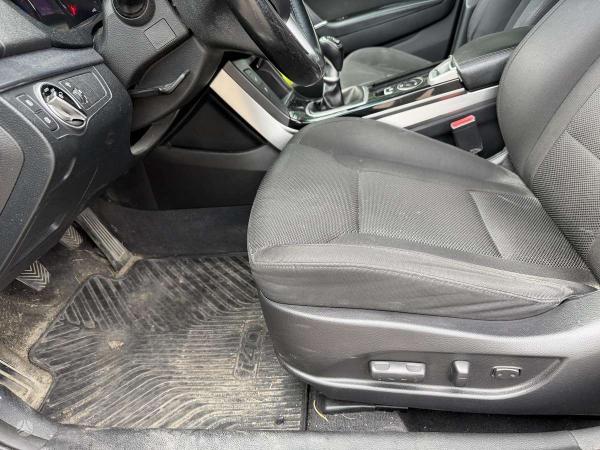 Pelēks Hyundai i40 2012 Marijampole, ar dzinēja tilpumu 1.69 L un nobraukumu 268 tūkst. km par 3250 €, foto 9 vietnē AUTOMOTO.COM.LV