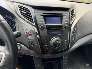 Pelēks Hyundai i40 2012 Marijampole, ar dzinēja tilpumu 1.69 L un nobraukumu 268 tūkst. km par 3250 €, foto 12 vietnē AUTOMOTO.COM.LV