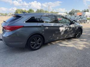 Pelēks Hyundai i40 2012 Marijampole, ar dzinēja tilpumu 1.69 L un nobraukumu 188 tūkst. km par 3550 €, foto 5 vietnē AUTOMOTO.COM.LV