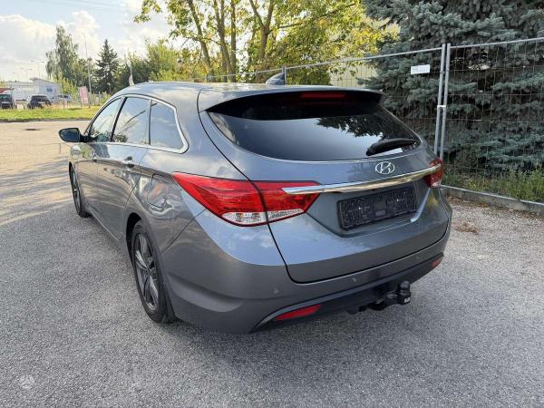 Grey Hyundai i40 2012 in Marijampole, with an engine capacity of 1.69 L and mileage of 188 thousand km for 3550 €, photo 8 on AUTOMOTO.COM.LV