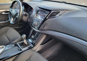 Grey Hyundai i40 2012 in Siauliai, with an engine capacity of 1.70 L and mileage of 295 thousand km for 3750 €, photo 9 on AUTOMOTO.COM.LV