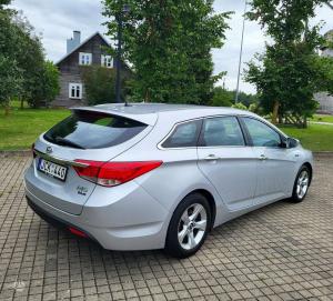 Grey Hyundai i40 2012 in Siauliai, with an engine capacity of 1.70 L and mileage of 295 thousand km for 3750 €, photo 16 on AUTOMOTO.COM.LV