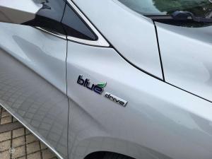 Grey Hyundai i40 2012 in Siauliai, with an engine capacity of 1.70 L and mileage of 295 thousand km for 3750 €, photo 18 on AUTOMOTO.COM.LV