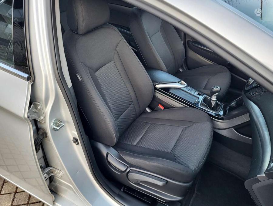 Grey Hyundai i40 2012 in Siauliai, with an engine capacity of 1.70 L and mileage of 295 thousand km for 3750 €, photo 20 on AUTOMOTO.COM.LV