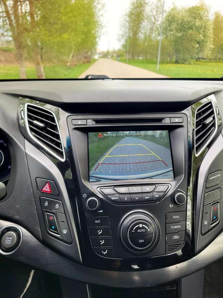 Grey Hyundai i40 2012 in Siauliai, with an engine capacity of 1.70 L and mileage of 295 thousand km for 3750 €, photo 26 on AUTOMOTO.COM.LV