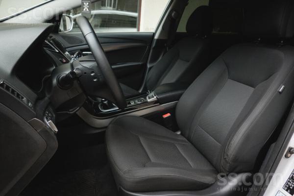 Pelēks Hyundai i40 2012 Rīga, ar dzinēja tilpumu 1.70 L un nobraukumu 259 tūkst. km par 3000 €, foto 10 vietnē AUTOMOTO.COM.LV