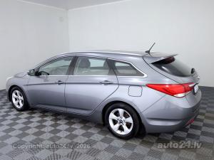 Pelēks Hyundai i40 2012 Tallina, ar dzinēja tilpumu 1.70 L un nobraukumu 263 tūkst. km par 3999 €, foto 5 vietnē AUTOMOTO.COM.LV