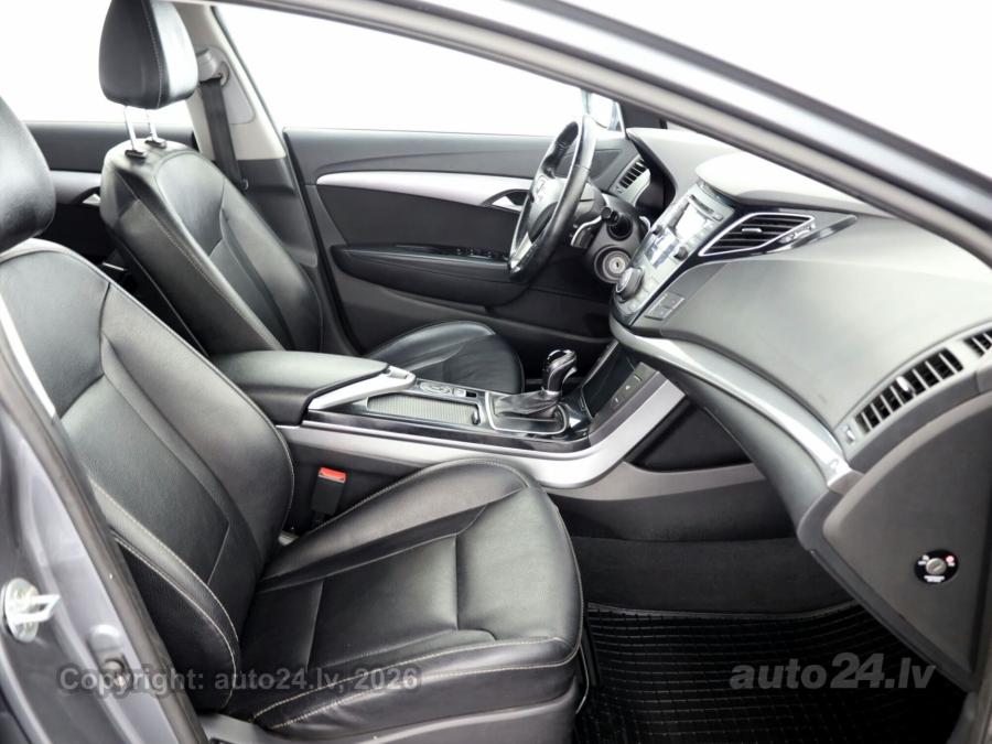 Pelēks Hyundai i40 2012 Tallina, ar dzinēja tilpumu 1.70 L un nobraukumu 263 tūkst. km par 3999 €, foto 7 vietnē AUTOMOTO.COM.LV