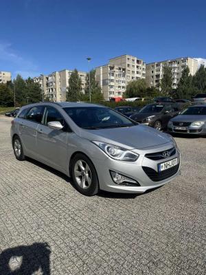 Pelēks Hyundai i40 2012 Viļņa, ar dzinēja tilpumu 1.69 L un nobraukumu 319 tūkst. km par 4300 €, foto  vietnē AUTOMOTO.COM.LV