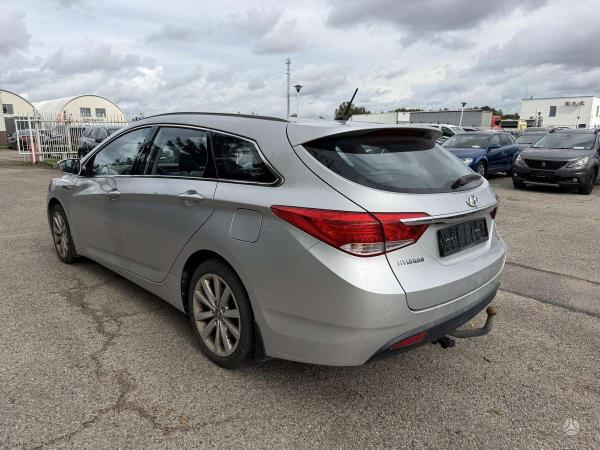 Grey Hyundai i40 2012 in Marijampole, with an engine capacity of 1.69 L and mileage of 166 thousand km for 3250 €, photo 8 on AUTOMOTO.COM.LV