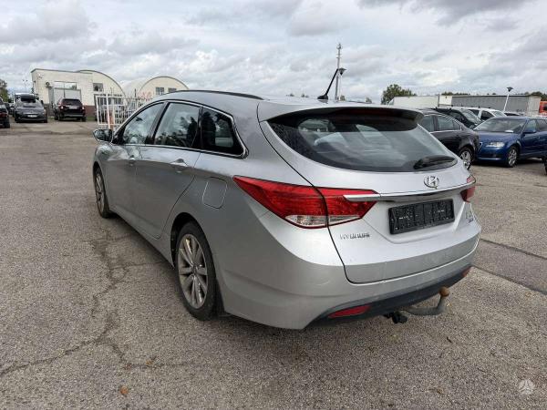 Grey Hyundai i40 2012 in Marijampole, with an engine capacity of 1.69 L and mileage of 166 thousand km for 3250 €, photo 9 on AUTOMOTO.COM.LV