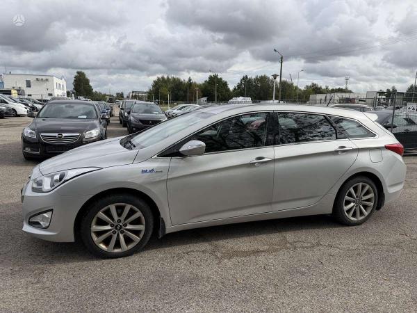 Grey Hyundai i40 2012 in Marijampole, with an engine capacity of 1.69 L and mileage of 166 thousand km for 3250 €, photo 10 on AUTOMOTO.COM.LV
