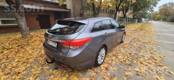 Pelēks Hyundai i40 2012 Ogre, ar dzinēja tilpumu 1.70 L un nobraukumu 370 tūkst. km par 3500 €, foto 5 vietnē AUTOMOTO.COM.LV