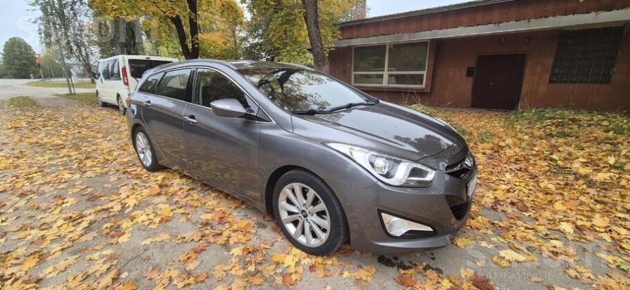 Grey Hyundai i40 2012 in Ogre, with an engine capacity of 1.70 L and mileage of 370 thousand km for 3500 €, photo 7 on AUTOMOTO.COM.LV