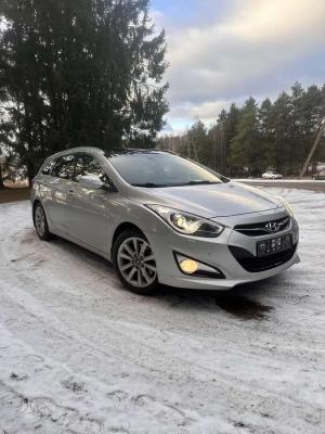 Grey Hyundai i40 2013 in Rokiskis, with an engine capacity of 1.69 L and mileage of 157 thousand km for 2800 €, photo 2 on AUTOMOTO.COM.LV