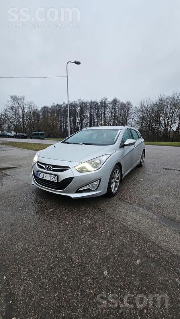 Grey Hyundai i40 2013 in Riga, with an engine capacity of 1.70 L and mileage of 436 thousand km for 4500 €, photo 7 on AUTOMOTO.COM.LV