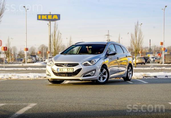 Grey Hyundai i40 2013 in Riga, with an engine capacity of 1.70 L and mileage of 278 thousand km for 4390 €, photo 1 on AUTOMOTO.COM.LV