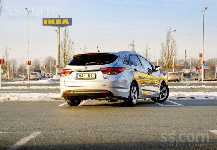 Grey Hyundai i40 2013 in Riga, with an engine capacity of 1.70 L and mileage of 278 thousand km for 4390 €, photo 6 on AUTOMOTO.COM.LV